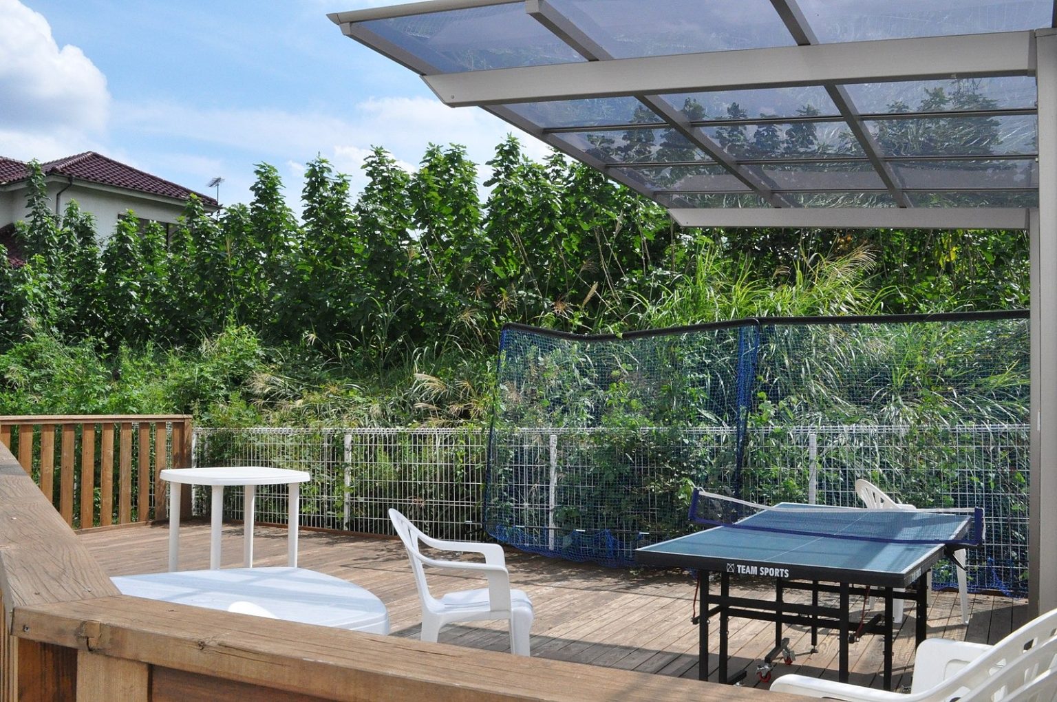 15 Cool Landscaping Ideas for Side of Garage - Garagehold