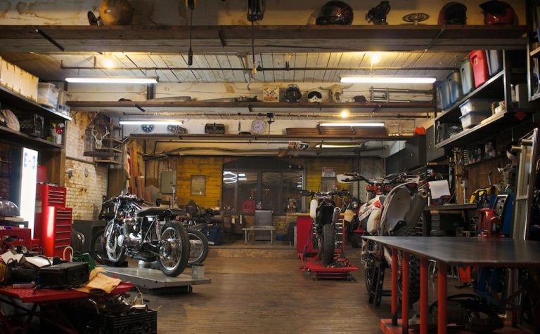 15 Cool Barn Style Garage Ideas - Garagehold
